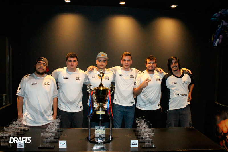 INTZ confirma favoritismo, derrota Team Glacon e conquista a GC Masters ...