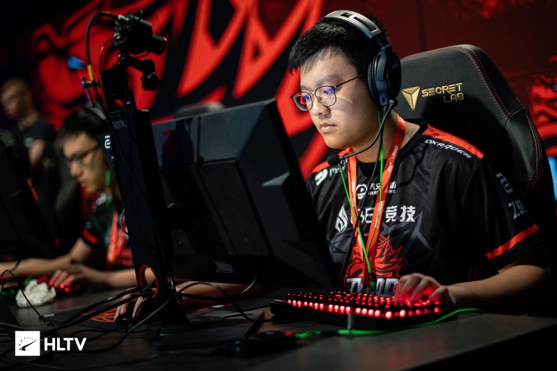 Freeman e xeta vão para reserva da TYLOO após voltarem pra casa por ...