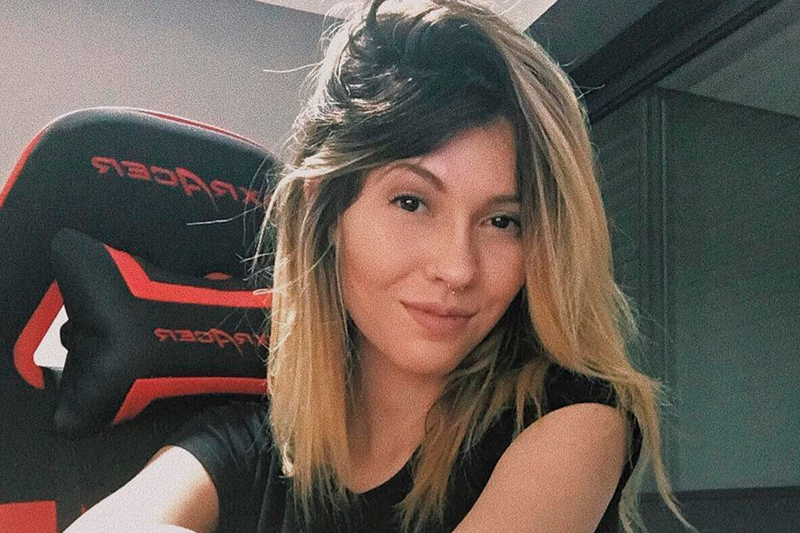 Jogadora da Pretty Little Liars é banida da Gamers Club por emprestar a ...