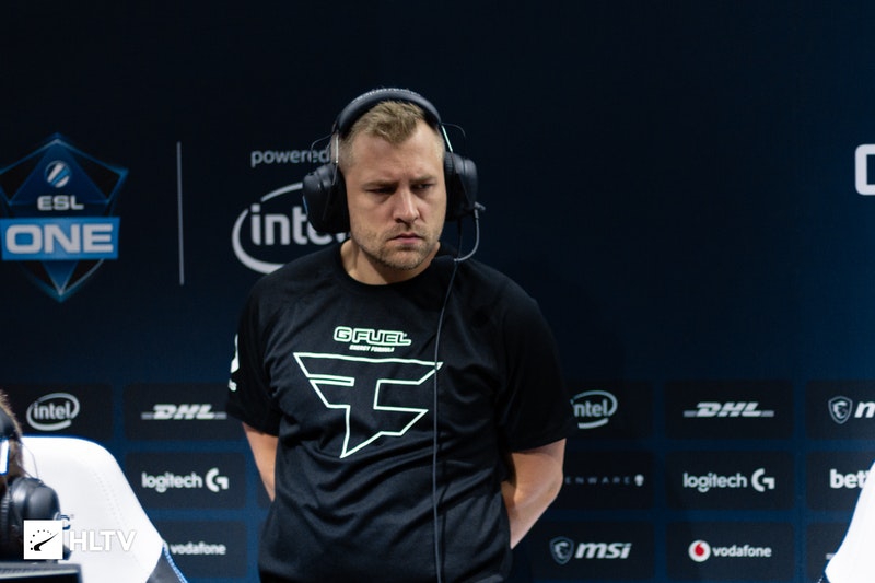 Analista da FaZe rasga elogios a RobbaN: "É o melhor treinador do mundo ...