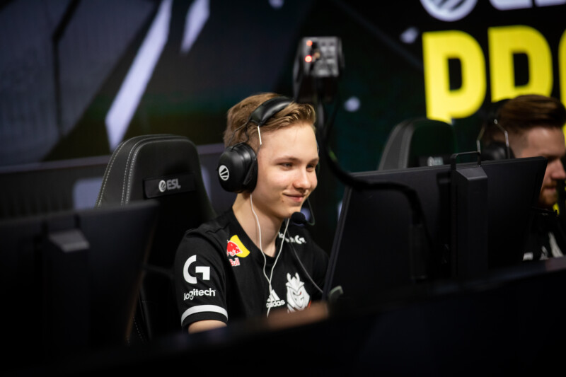 Dessa vez na Overpass, m0NESY mostra novo bug de smoke | DRAFT5 - Notícias e Coberturas CS