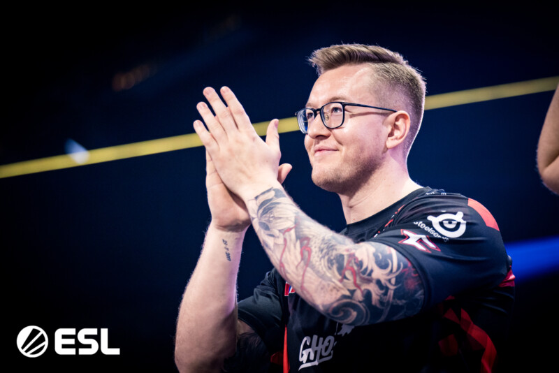 rain completa 3000 dias vestindo a camisa da FaZe | DRAFT5 - Notícias e Coberturas CS