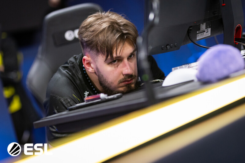 Jogador da NAVI, jL revela que não sabia sobre ida de s1mple à Falcons | DRAFT5 - Notícias e ...