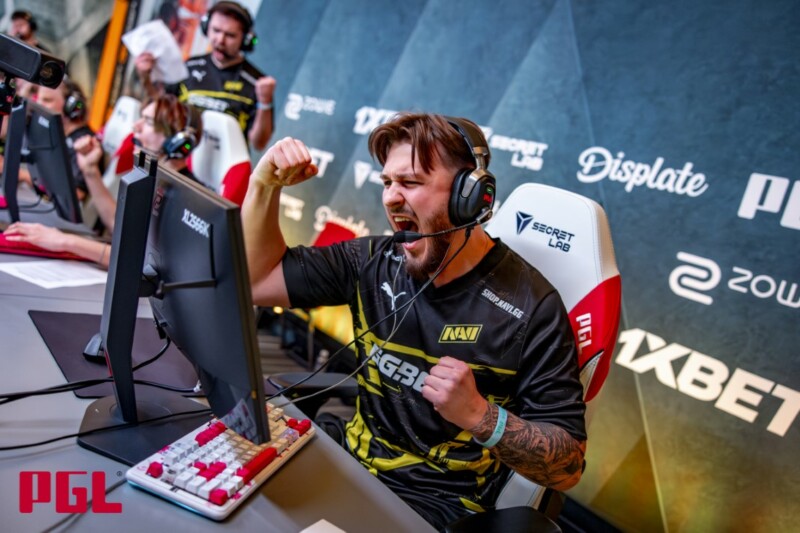Em jogo histórico, NAVI bate G2 e avança para grande final do Major de ...