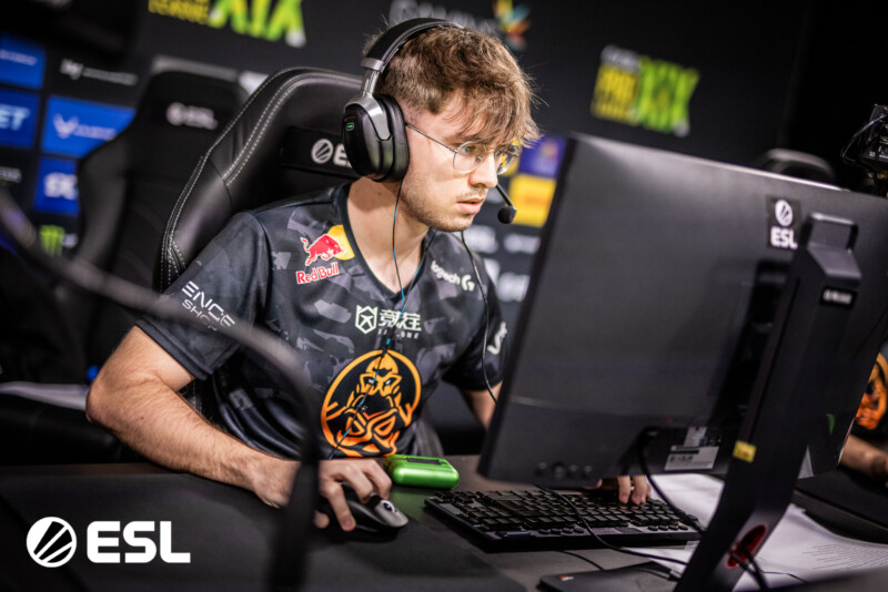 hades garante vitória da ENCE com no scope na smoke no último segundo ...