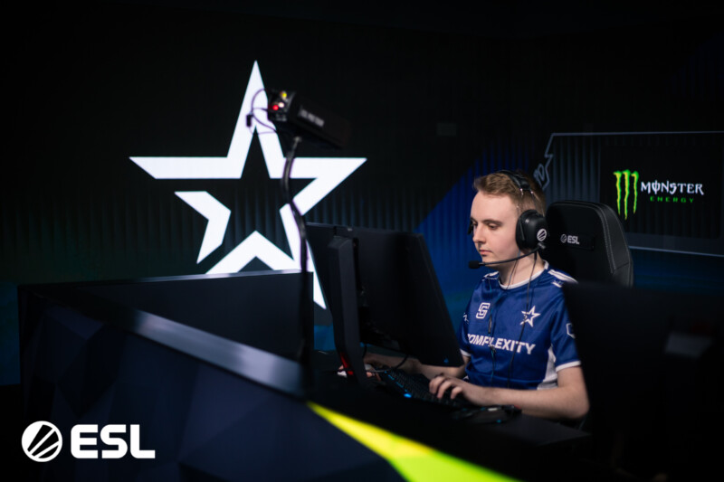 Complexity coloca floppy no banco de reservas | DRAFT5 - Notícias e ...