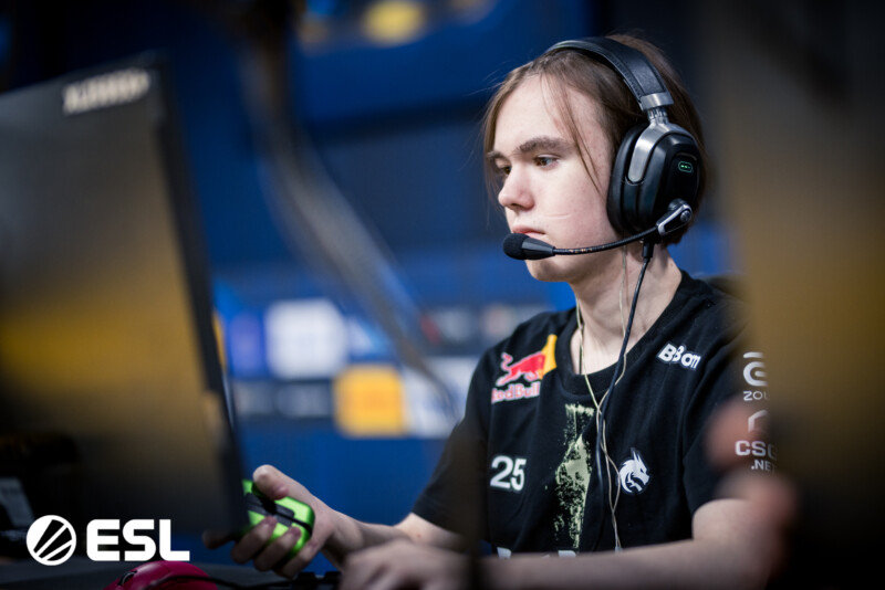 "O sonho de se tornar um atleta de esports veio do Dota", revela donk ...