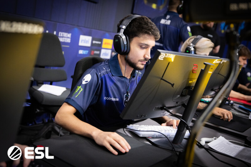 "Acho que a Falcons está tentando fazer eu me aposentar", brinca Nertz ...